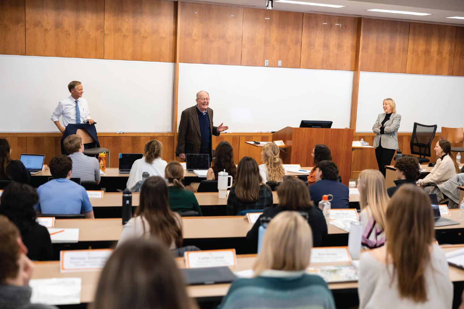 Plowman, Haslam Teach Honors Course on Leadership - News